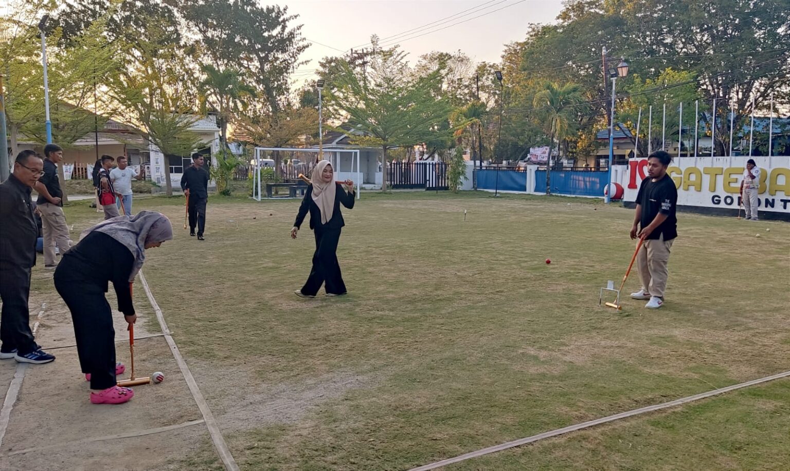 Latih Fisik dan Strategi, Olahraga Gateball Kini Mulai Digemari - Pojok6.id